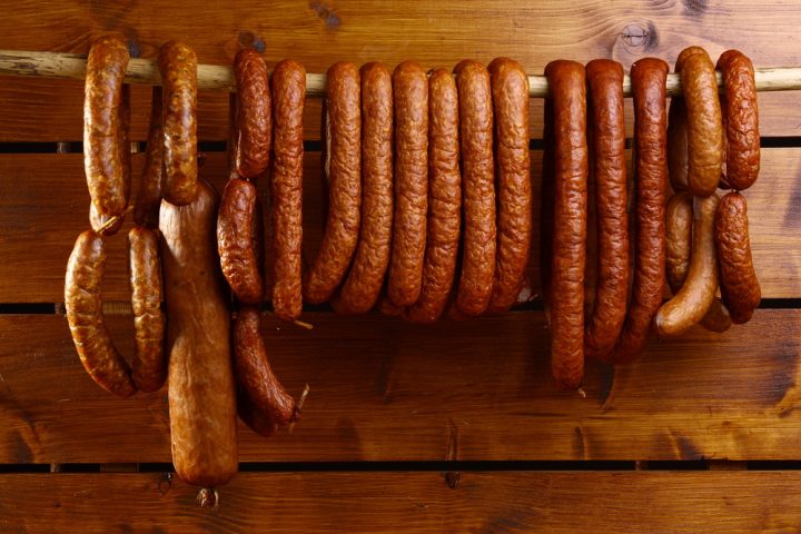 Výroba luxusní domácí udírny pěkně krok za krokem
