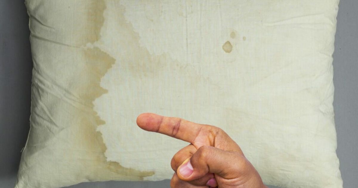 Jak odstranit žluté skvrny z polštáře: Nový trik stojí 10 Kč a 3 minuty ...